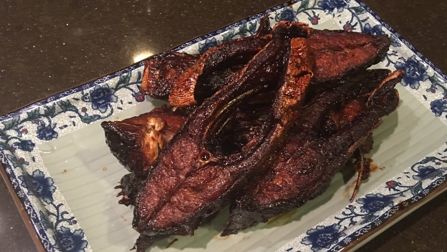 Shanghai ‘Smoked’ Fish上海熏鱼shàng hǎi xūn yú