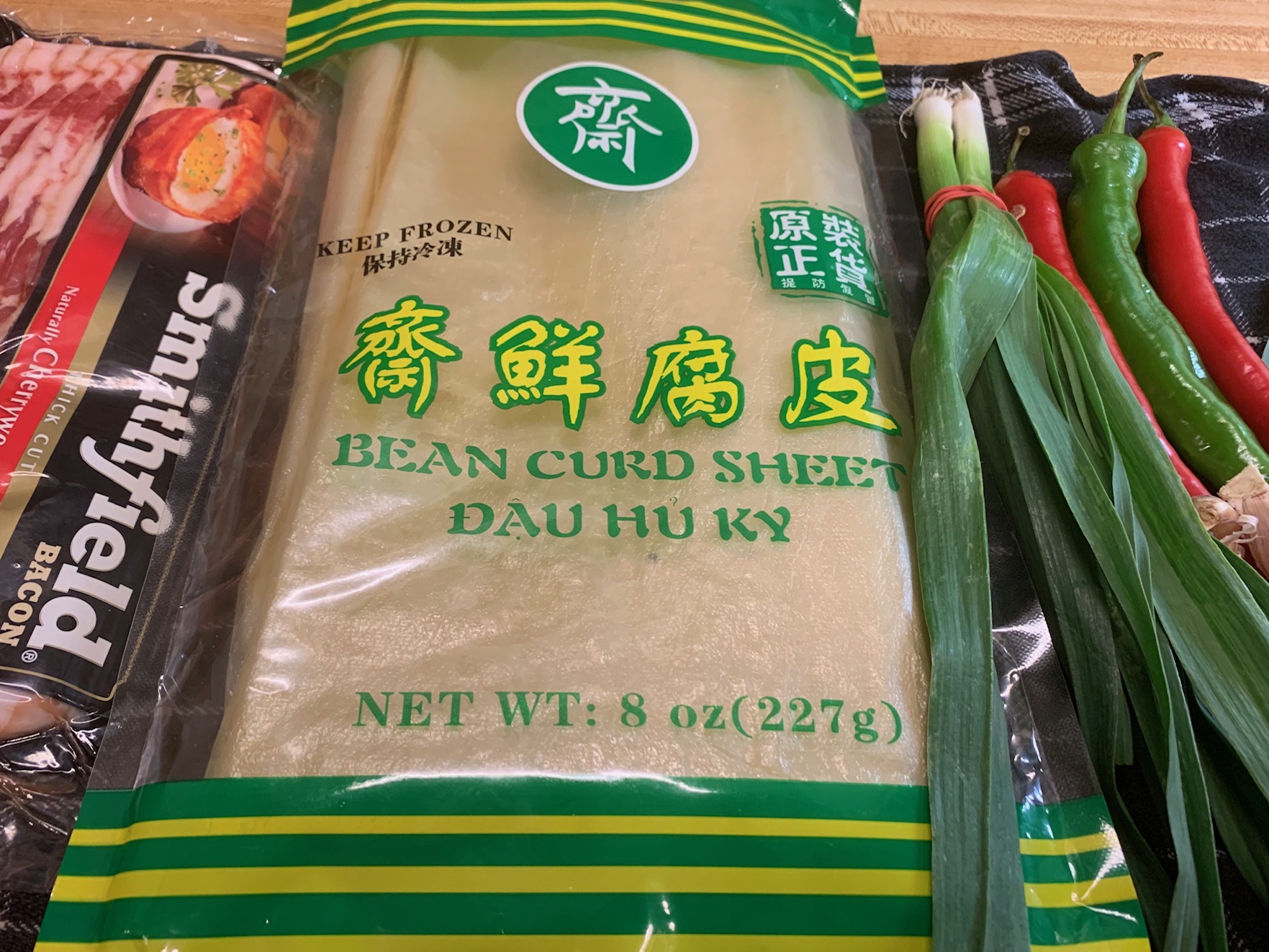 Tofu Sheets (Soy Skin) With Chili Pepper井冈山豆皮jǐng gāng shān dòu pí