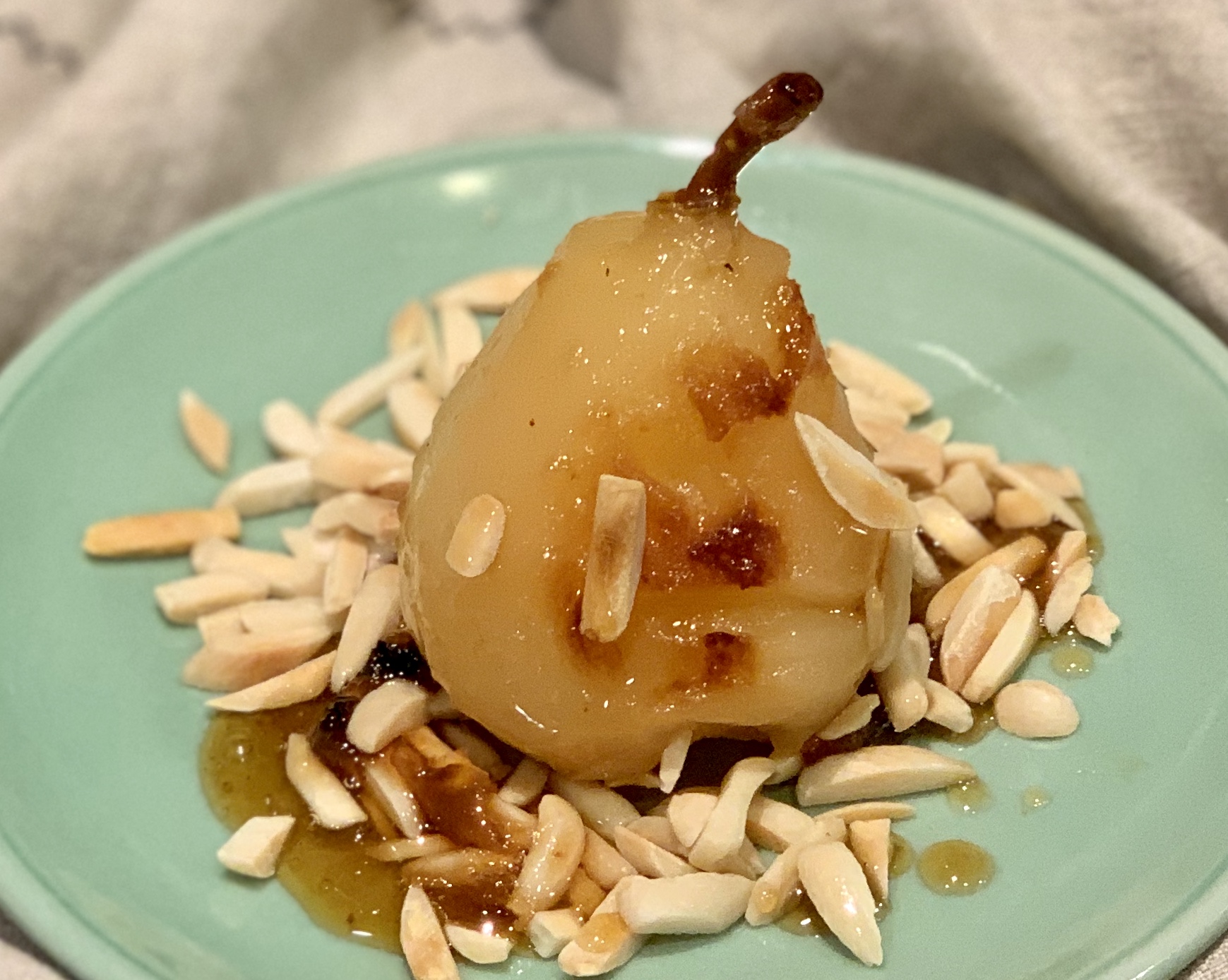 Poached Pears in Rice Wine and Rock Sugar冰糖炖梨bīng táng dùn lí